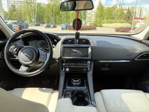 Dzeltens Jaguar F-Pace 2016 Rīga, ar dzinēja tilpumu 2.00 L un nobraukumu 112 tūkst. km par 15000 €, foto 11 vietnē AUTOMOTO.COM.LV