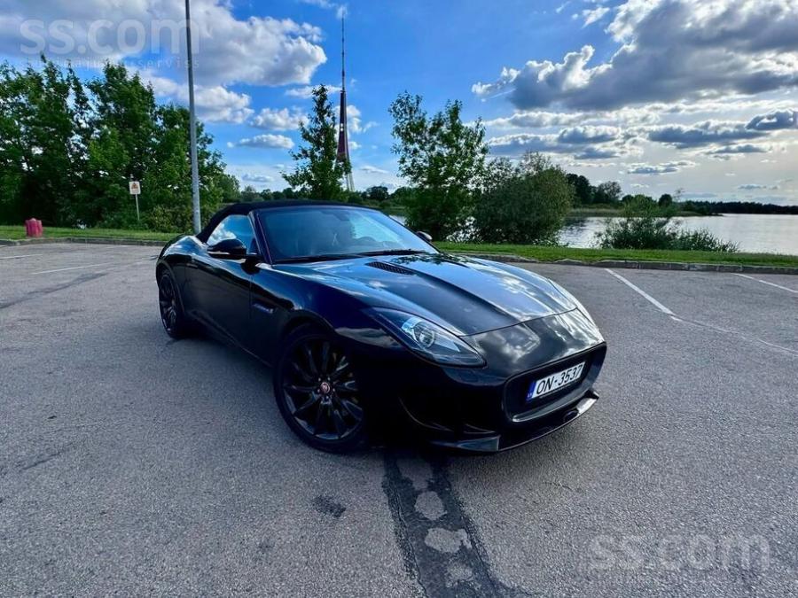Black Jaguar F-Type 2014 in Riga, with an engine capacity of 3.00 L and mileage of 56 thousand km for 26500 €, photo 5 on AUTOMOTO.COM.LV