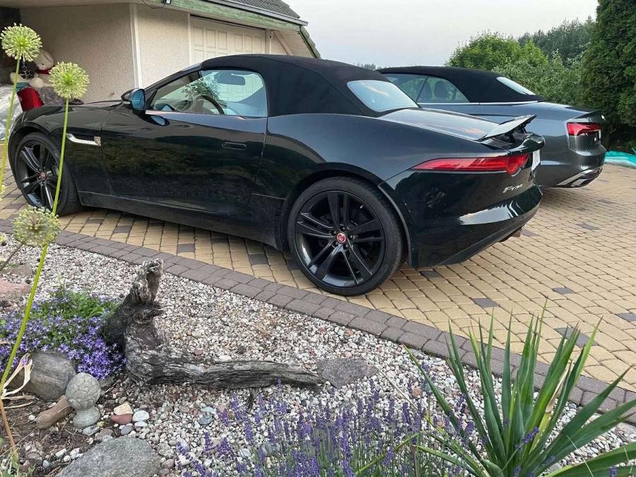 Black Jaguar F-Type 2015 in Raseiniai, with an engine capacity of 3.00 L and mileage of 143 thousand km for 16800 €, photo 5 on AUTOMOTO.COM.LV