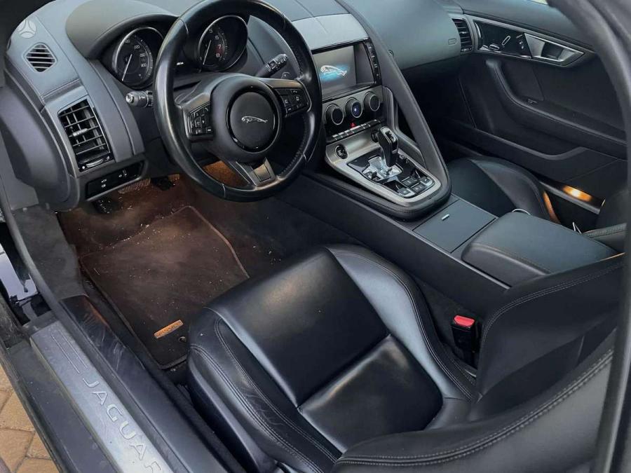 Black Jaguar F-Type 2015 in Raseiniai, with an engine capacity of 3.00 L and mileage of 143 thousand km for 16800 €, photo 10 on AUTOMOTO.COM.LV