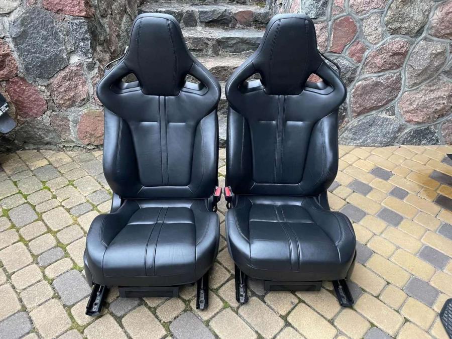 Black Jaguar F-Type 2015 in Raseiniai, with an engine capacity of 3.00 L and mileage of 143 thousand km for 16800 €, photo 15 on AUTOMOTO.COM.LV