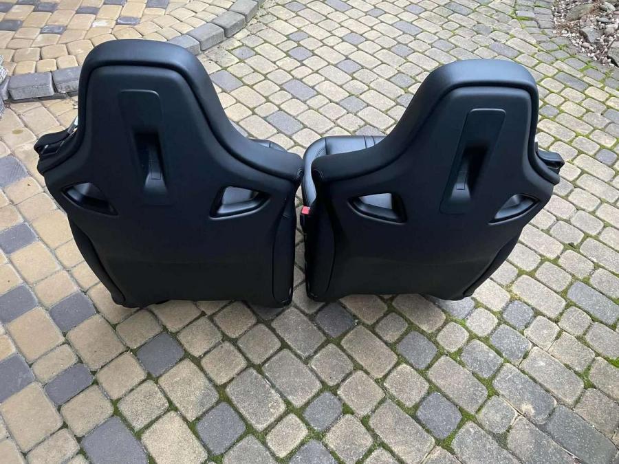 Black Jaguar F-Type 2015 in Raseiniai, with an engine capacity of 3.00 L and mileage of 143 thousand km for 16800 €, photo 16 on AUTOMOTO.COM.LV