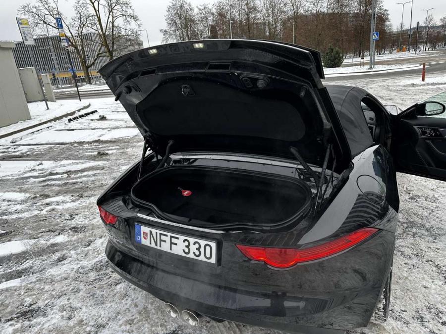 Melns Jaguar F-Type 2016 Viļņa, ar dzinēja tilpumu 3.00 L un nobraukumu 53 tūkst. km par 30000 €, foto 7 vietnē AUTOMOTO.COM.LV