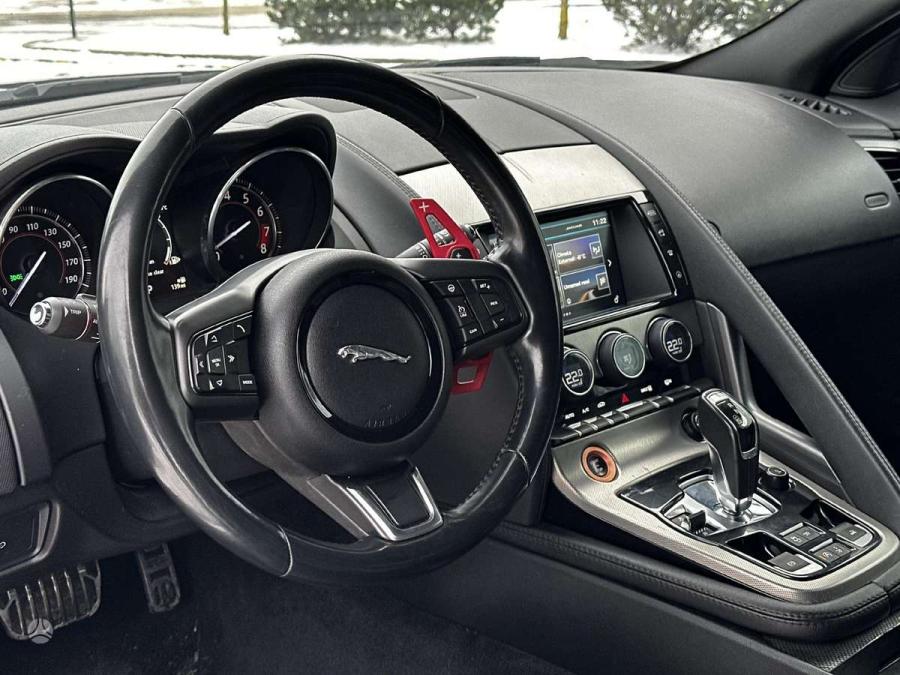Melns Jaguar F-Type 2016 Viļņa, ar dzinēja tilpumu 3.00 L un nobraukumu 53 tūkst. km par 30000 €, foto 18 vietnē AUTOMOTO.COM.LV