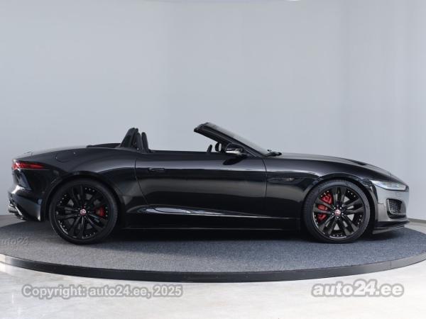 Black Jaguar F-Type 2022 in Tallinn, with an engine capacity of 5.00 L and mileage of 25 thousand km for 85000 €, photo 11 on AUTOMOTO.COM.LV