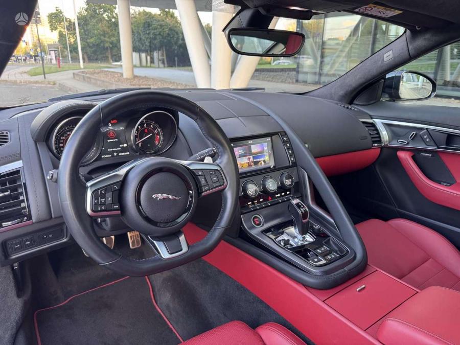 Black Jaguar F-Type 2018 in Vilnius, with an engine capacity of 3.00 L and mileage of 13 thousand km for 40000 €, photo 5 on AUTOMOTO.COM.LV