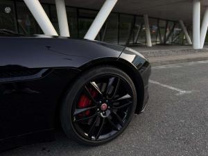Black Jaguar F-Type 2018 in Vilnius, with an engine capacity of 3.00 L and mileage of 13 thousand km for 40000 €, photo 13 on AUTOMOTO.COM.LV