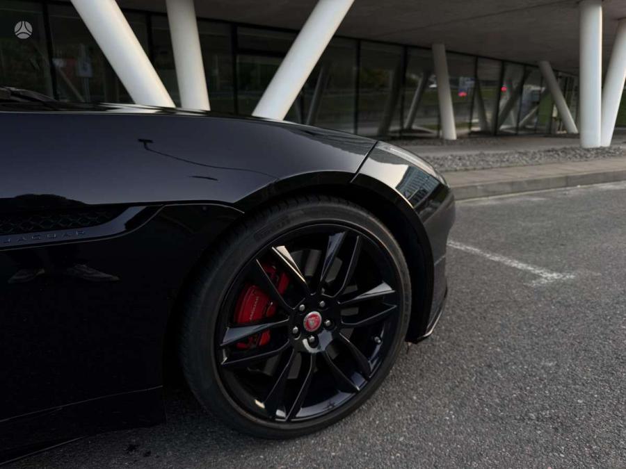 Black Jaguar F-Type 2018 in Vilnius, with an engine capacity of 3.00 L and mileage of 13 thousand km for 40000 €, photo 13 on AUTOMOTO.COM.LV