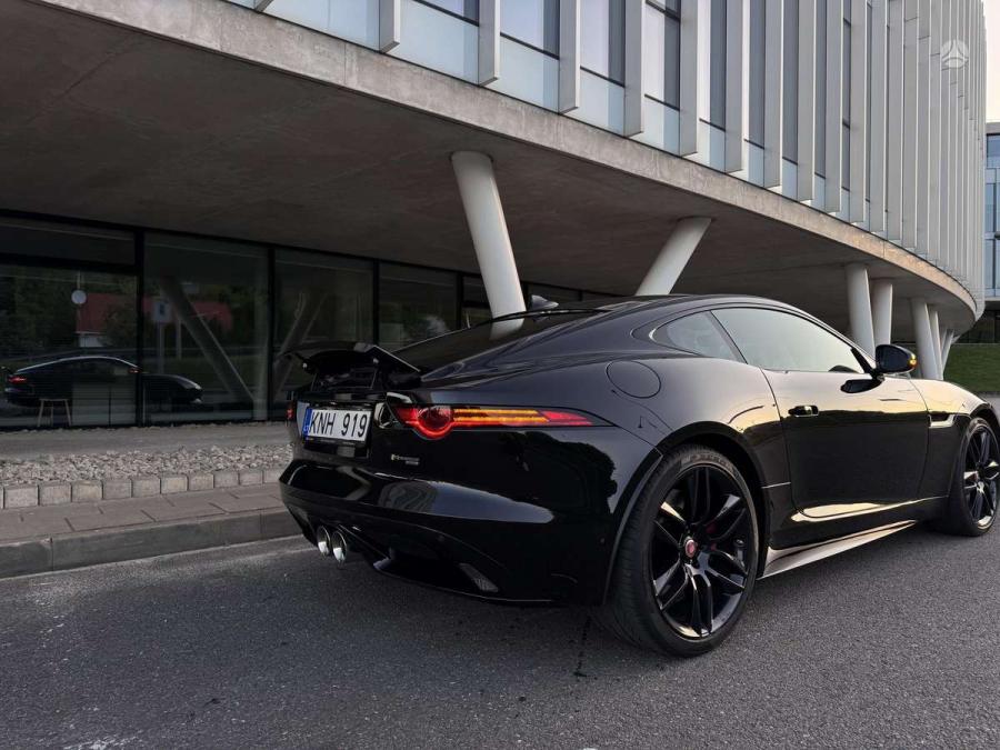 Black Jaguar F-Type 2018 in Vilnius, with an engine capacity of 3.00 L and mileage of 13 thousand km for 40000 €, photo 14 on AUTOMOTO.COM.LV