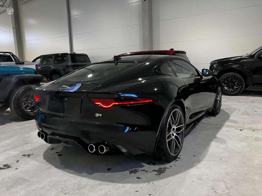 Black Jaguar F-Type 2019 in Klaipeda, with an engine capacity of 5.00 L and mileage of 77 thousand km for 44770 €, photo 4 on AUTOMOTO.COM.LV