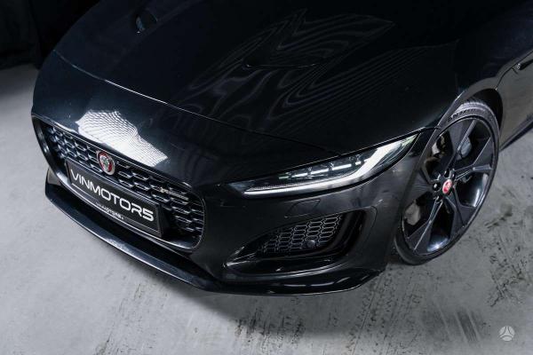Black Jaguar F-Type 2021 in Vilnius, with an engine capacity of 5.00 L and mileage of 111 thousand km for 46999 €, photo 7 on AUTOMOTO.COM.LV