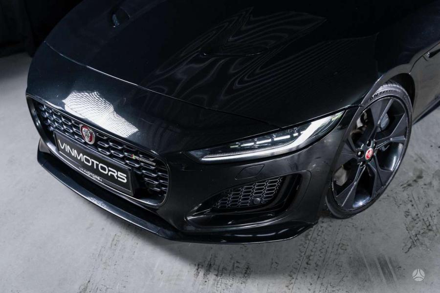 Black Jaguar F-Type 2021 in Vilnius, with an engine capacity of 5.00 L and mileage of 111 thousand km for 46999 €, photo 8 on AUTOMOTO.COM.LV