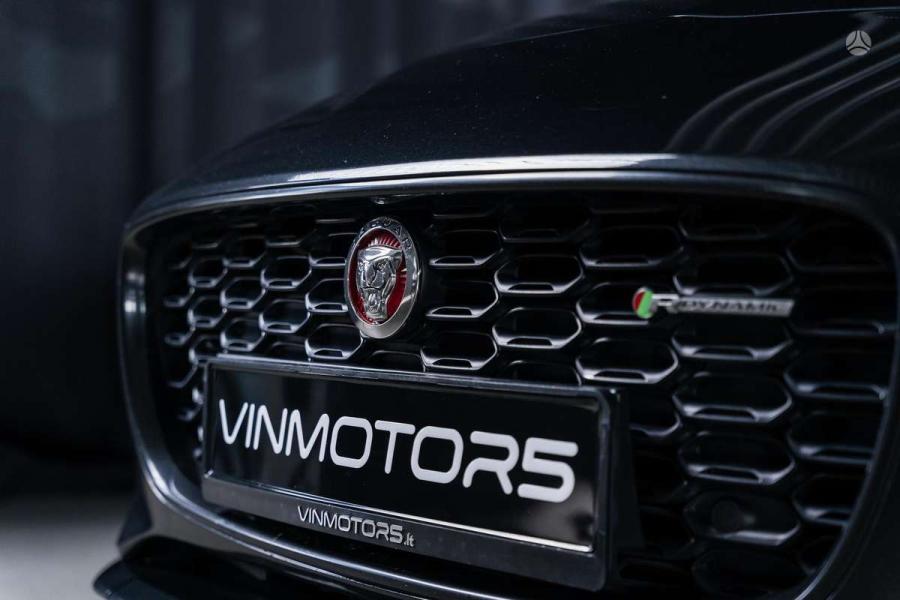 Black Jaguar F-Type 2021 in Vilnius, with an engine capacity of 5.00 L and mileage of 111 thousand km for 46999 €, photo 12 on AUTOMOTO.COM.LV