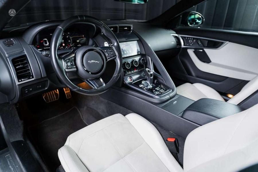Black Jaguar F-Type 2021 in Vilnius, with an engine capacity of 5.00 L and mileage of 111 thousand km for 46999 €, photo 17 on AUTOMOTO.COM.LV