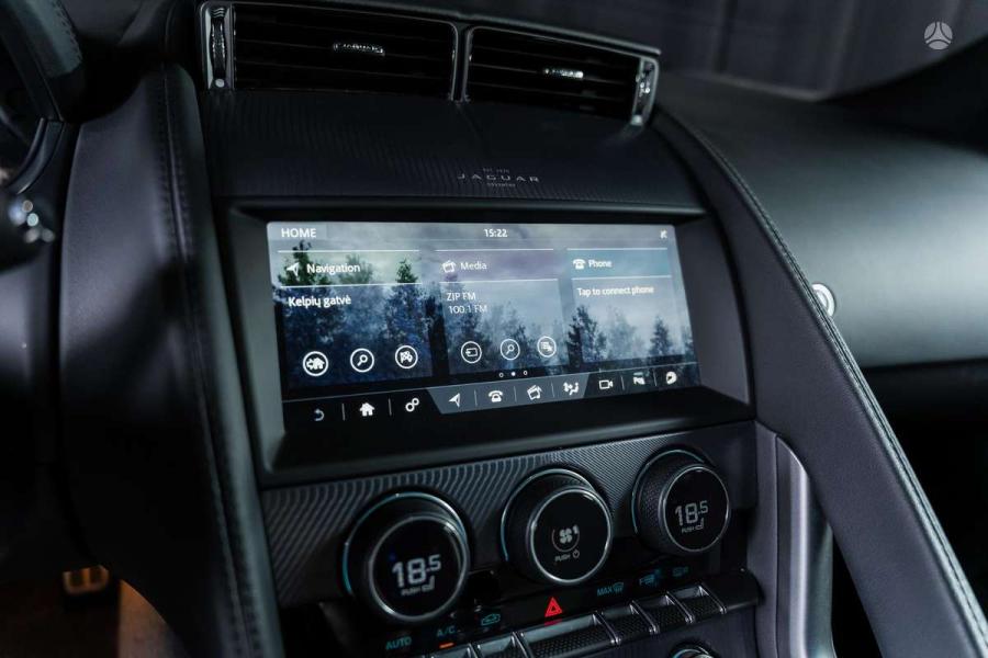 Black Jaguar F-Type 2021 in Vilnius, with an engine capacity of 5.00 L and mileage of 111 thousand km for 46999 €, photo 23 on AUTOMOTO.COM.LV