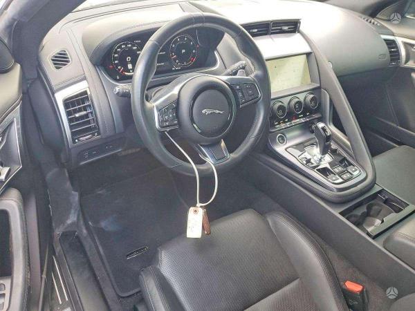 Blue Jaguar F-Type 2021 in Vilnius, with an engine capacity of 2.00 L and mileage of 28 thousand km for 27700 €, photo 9 on AUTOMOTO.COM.LV