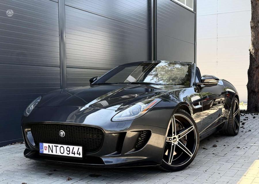 Grey Jaguar F-Type 2017 in Kaunas, with an engine capacity of 3.00 L and mileage of 137 thousand km for 30000 €, photo 3 on AUTOMOTO.COM.LV