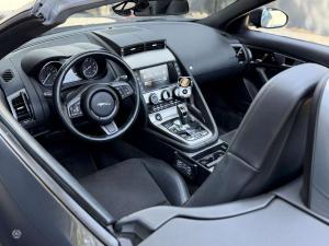Grey Jaguar F-Type 2017 in Kaunas, with an engine capacity of 3.00 L and mileage of 137 thousand km for 30000 €, photo 13 on AUTOMOTO.COM.LV