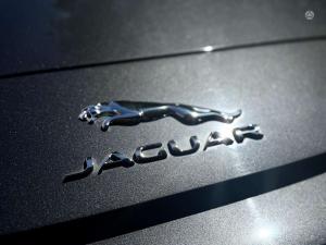 Grey Jaguar F-Type 2017 in Kaunas, with an engine capacity of 3.00 L and mileage of 137 thousand km for 30000 €, photo 19 on AUTOMOTO.COM.LV