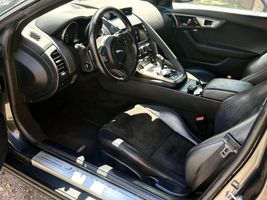 Grey Jaguar F-Type 2017 in Kaunas, with an engine capacity of 3.00 L and mileage of 137 thousand km for 30000 €, photo 25 on AUTOMOTO.COM.LV