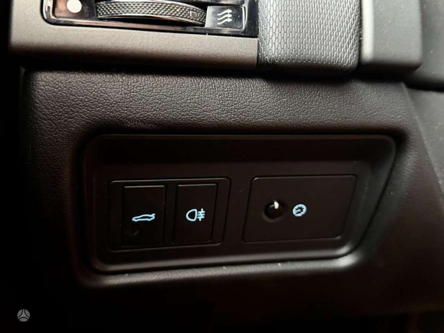 Grey Jaguar F-Type 2017 in Kaunas, with an engine capacity of 3.00 L and mileage of 137 thousand km for 30000 €, photo 31 on AUTOMOTO.COM.LV