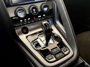 Grey Jaguar F-Type 2017 in Kaunas, with an engine capacity of 3.00 L and mileage of 137 thousand km for 30000 €, photo 38 on AUTOMOTO.COM.LV