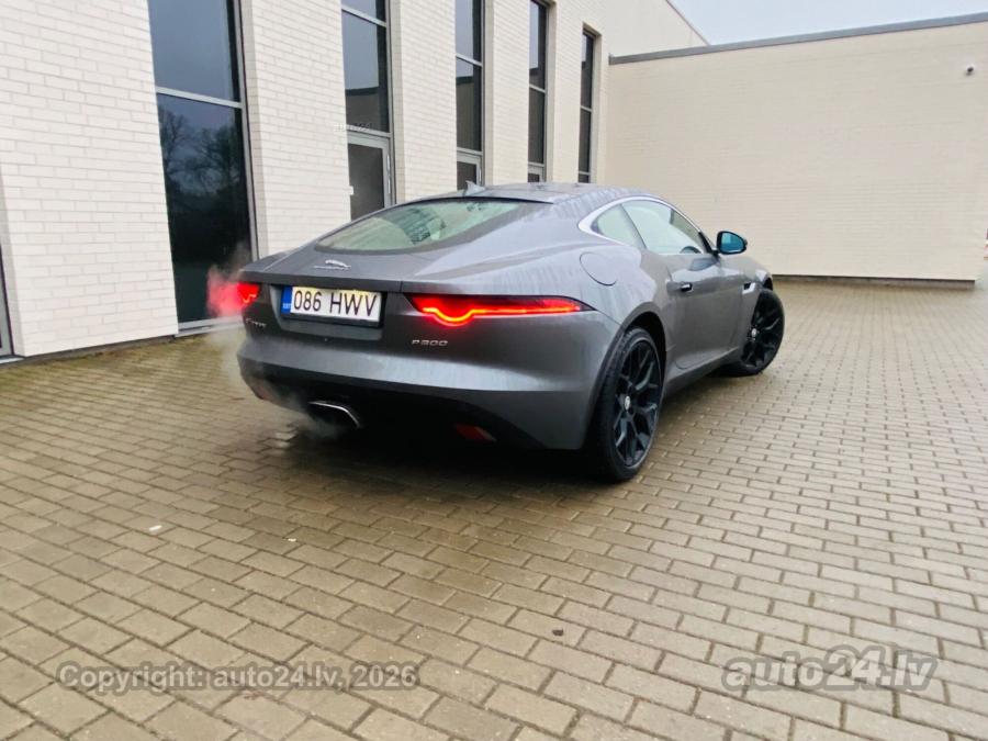 Grey Jaguar F-Type 2018 in Tallinn, with an engine capacity of 2.00 L and mileage of 200 thousand km for 31000 €, photo 5 on AUTOMOTO.COM.LV
