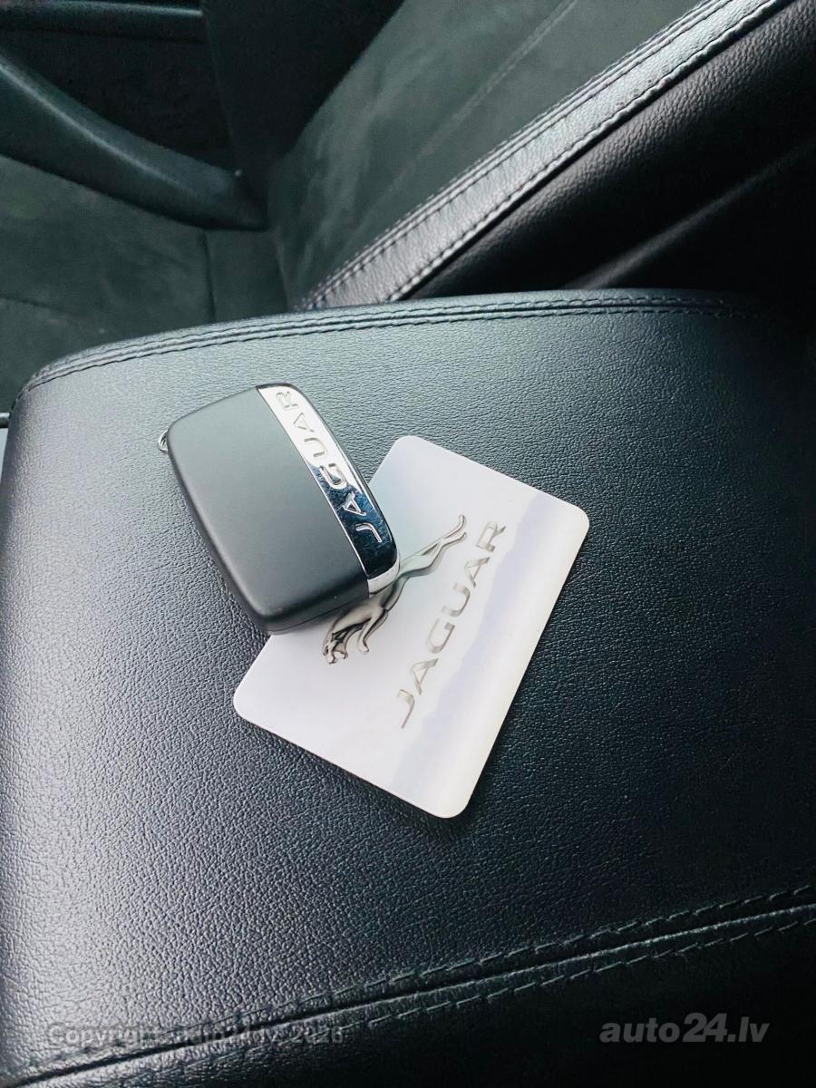 Grey Jaguar F-Type 2018 in Tallinn, with an engine capacity of 2.00 L and mileage of 200 thousand km for 31000 €, photo 12 on AUTOMOTO.COM.LV