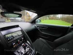 Grey Jaguar F-Type 2018 in Tallinn, with an engine capacity of 2.00 L and mileage of 200 thousand km for 31000 €, photo 13 on AUTOMOTO.COM.LV