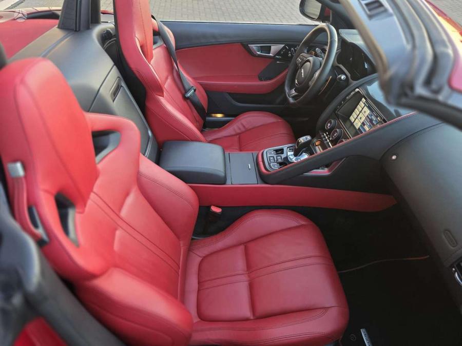 Red Jaguar F-Type 2014 in Kaunas, with an engine capacity of 5.00 L and mileage of 89 thousand km for 31500 €, photo 13 on AUTOMOTO.COM.LV