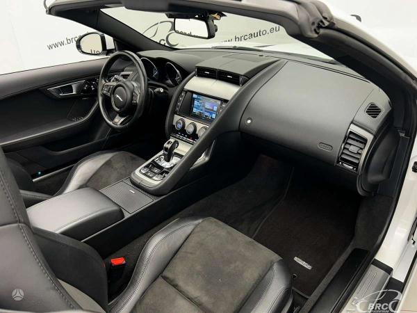 Balts Jaguar F-Type 2016 Viļņa, ar dzinēja tilpumu 3.00 L un nobraukumu 124 tūkst. km par 27000 €, foto 10 vietnē AUTOMOTO.COM.LV