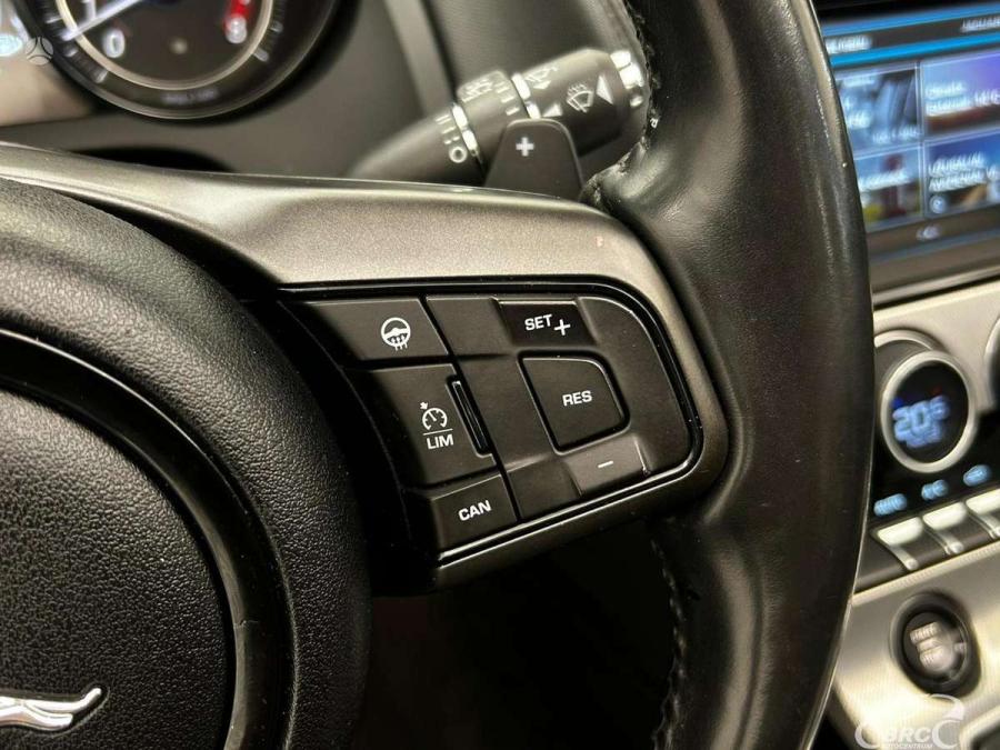 Balts Jaguar F-Type 2016 Viļņa, ar dzinēja tilpumu 3.00 L un nobraukumu 124 tūkst. km par 27000 €, foto 18 vietnē AUTOMOTO.COM.LV