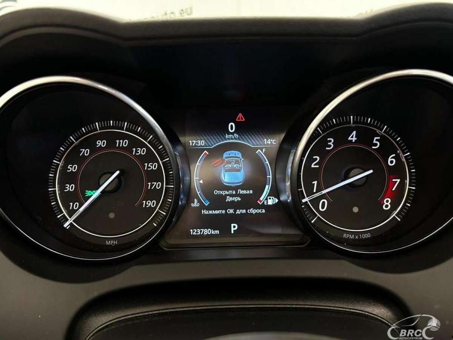 Balts Jaguar F-Type 2016 Viļņa, ar dzinēja tilpumu 3.00 L un nobraukumu 124 tūkst. km par 27000 €, foto 19 vietnē AUTOMOTO.COM.LV