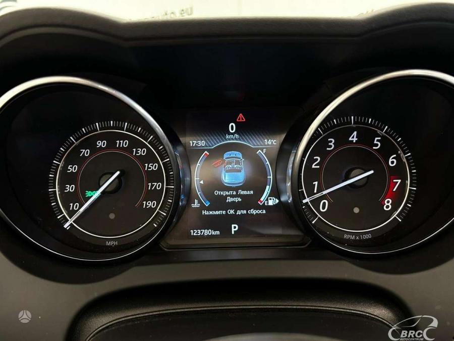 Balts Jaguar F-Type 2016 Viļņa, ar dzinēja tilpumu 3.00 L un nobraukumu 124 tūkst. km par 26500 €, foto 19 vietnē AUTOMOTO.COM.LV