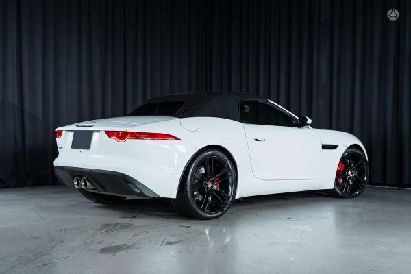Balts Jaguar F-Type 2017 Viļņa, ar dzinēja tilpumu 3.00 L un nobraukumu 68 tūkst. km par 34500 €, foto 4 vietnē AUTOMOTO.COM.LV