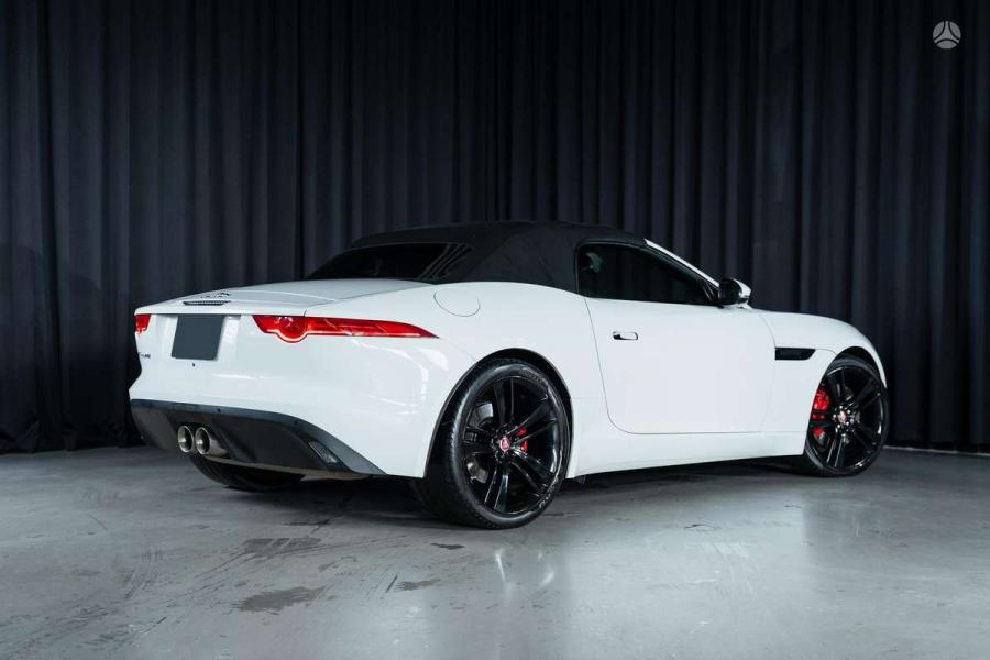 Balts Jaguar F-Type 2017 Viļņa, ar dzinēja tilpumu 3.00 L un nobraukumu 68 tūkst. km par 34500 €, foto 5 vietnē AUTOMOTO.COM.LV