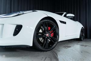 Balts Jaguar F-Type 2017 Viļņa, ar dzinēja tilpumu 3.00 L un nobraukumu 68 tūkst. km par 34500 €, foto 11 vietnē AUTOMOTO.COM.LV