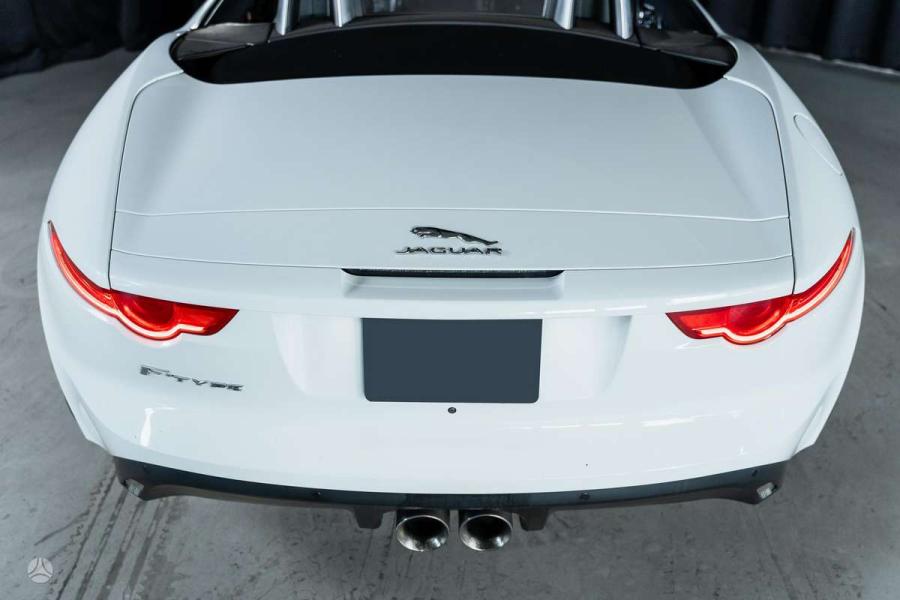 Balts Jaguar F-Type 2017 Viļņa, ar dzinēja tilpumu 3.00 L un nobraukumu 68 tūkst. km par 34500 €, foto 15 vietnē AUTOMOTO.COM.LV