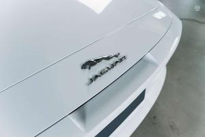 Balts Jaguar F-Type 2017 Viļņa, ar dzinēja tilpumu 3.00 L un nobraukumu 68 tūkst. km par 34500 €, foto 16 vietnē AUTOMOTO.COM.LV