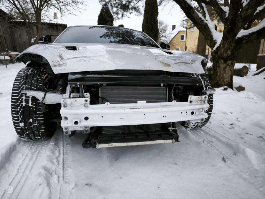 Balts Jaguar F-Type 2016 Šauļi, ar dzinēja tilpumu 5.00 L un nobraukumu 26 tūkst. km par 26500 €, foto 3 vietnē AUTOMOTO.COM.LV