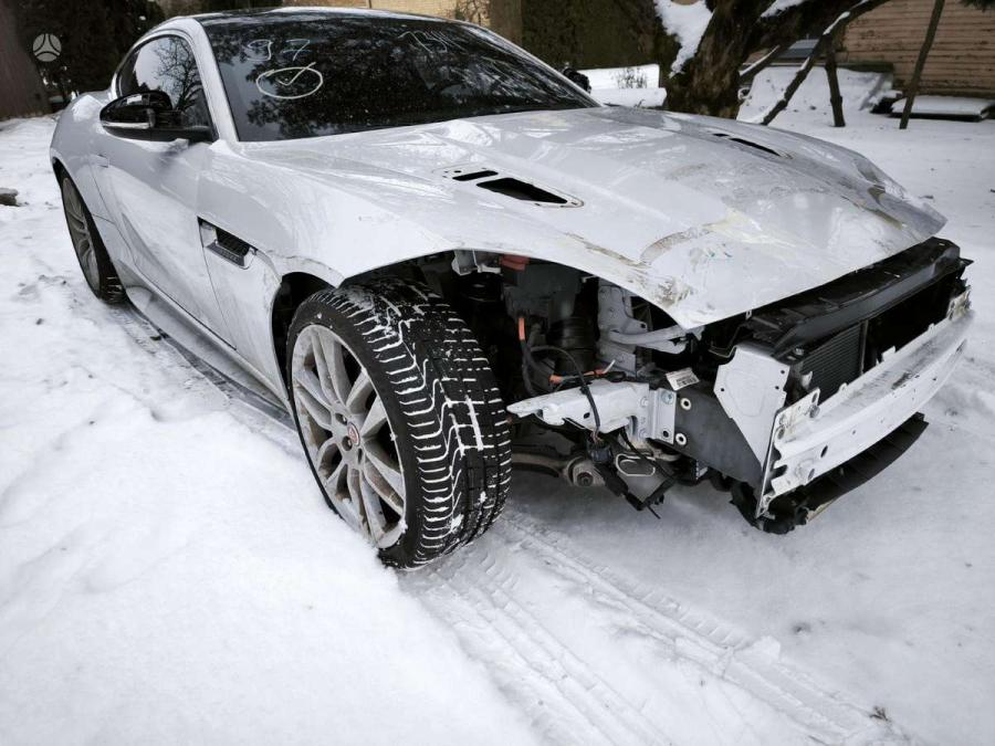 Balts Jaguar F-Type 2016 Šauļi, ar dzinēja tilpumu 5.00 L un nobraukumu 26 tūkst. km par 26500 €, foto 4 vietnē AUTOMOTO.COM.LV