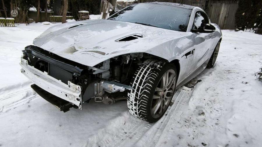 Balts Jaguar F-Type 2016 Šauļi, ar dzinēja tilpumu 5.00 L un nobraukumu 26 tūkst. km par 26500 €, foto 6 vietnē AUTOMOTO.COM.LV