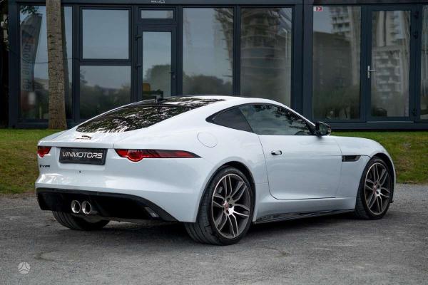 White Jaguar F-Type 2019 in Vilnius, with an engine capacity of 3.00 L and mileage of 84 thousand km for 37900 €, photo 4 on AUTOMOTO.COM.LV