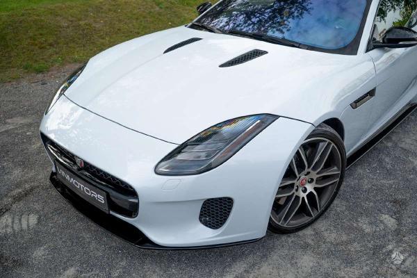 White Jaguar F-Type 2019 in Vilnius, with an engine capacity of 3.00 L and mileage of 84 thousand km for 37900 €, photo 7 on AUTOMOTO.COM.LV