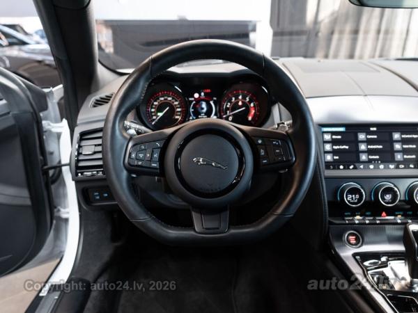 Balts Jaguar F-Type 2020 Tallina, ar dzinēja tilpumu 2.00 L un nobraukumu 21 tūkst. km par 37900 €, foto 6 vietnē AUTOMOTO.COM.LV
