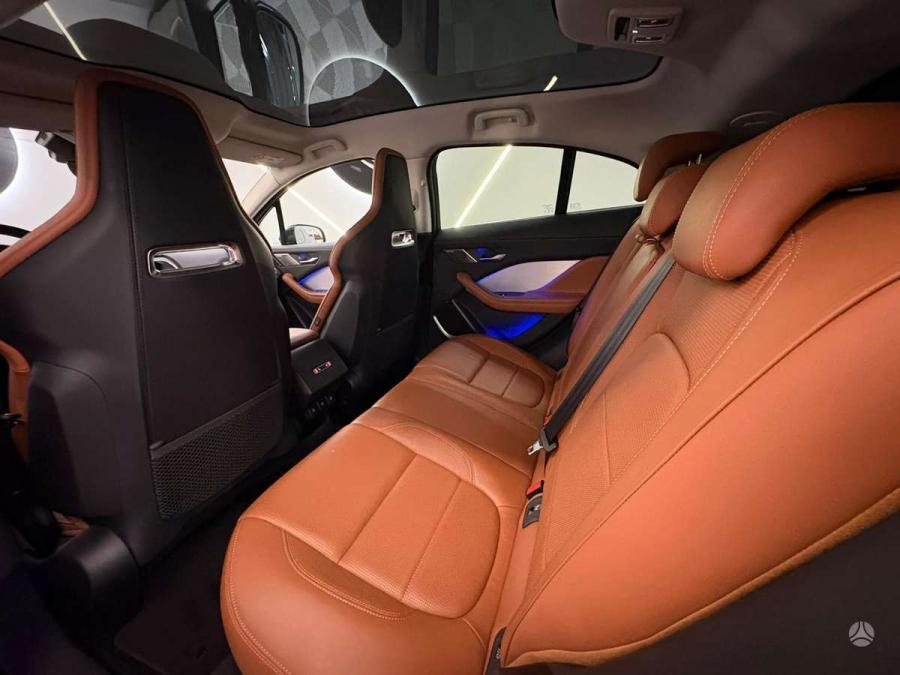Melns Jaguar I-Pace 2018 Marijampole, ar dzinēja tilpumu 0.00 L un nobraukumu 98 tūkst. km par 24999 €, foto 26 vietnē AUTOMOTO.COM.LV