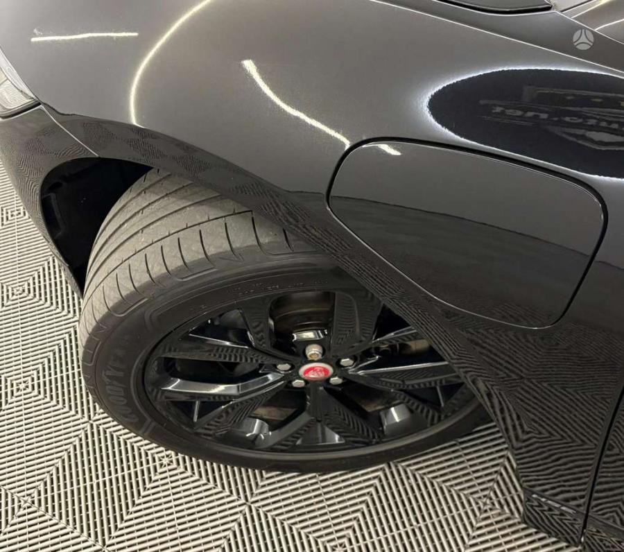 Melns Jaguar I-Pace 2018 Marijampole, ar dzinēja tilpumu 0.00 L un nobraukumu 98 tūkst. km par 24999 €, foto 32 vietnē AUTOMOTO.COM.LV