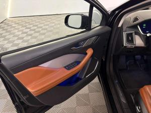 Melns Jaguar I-Pace 2018 Marijampole, ar dzinēja tilpumu 0.00 L un nobraukumu 98 tūkst. km par 24999 €, foto 36 vietnē AUTOMOTO.COM.LV