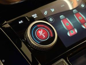 Black Jaguar I-Pace 2018 in Marijampole, with an engine capacity of 0.00 L and mileage of 98 thousand km for 24999 €, photo 9 on AUTOMOTO.COM.LV