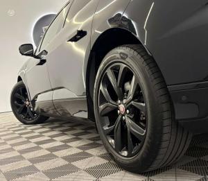 Black Jaguar I-Pace 2018 in Marijampole, with an engine capacity of 0.00 L and mileage of 98 thousand km for 24999 €, photo 30 on AUTOMOTO.COM.LV